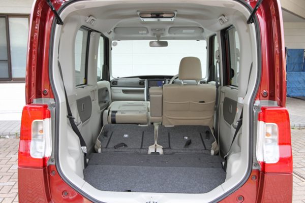 新型タント 車中泊アイテム！ | AUTO MOVE WEB